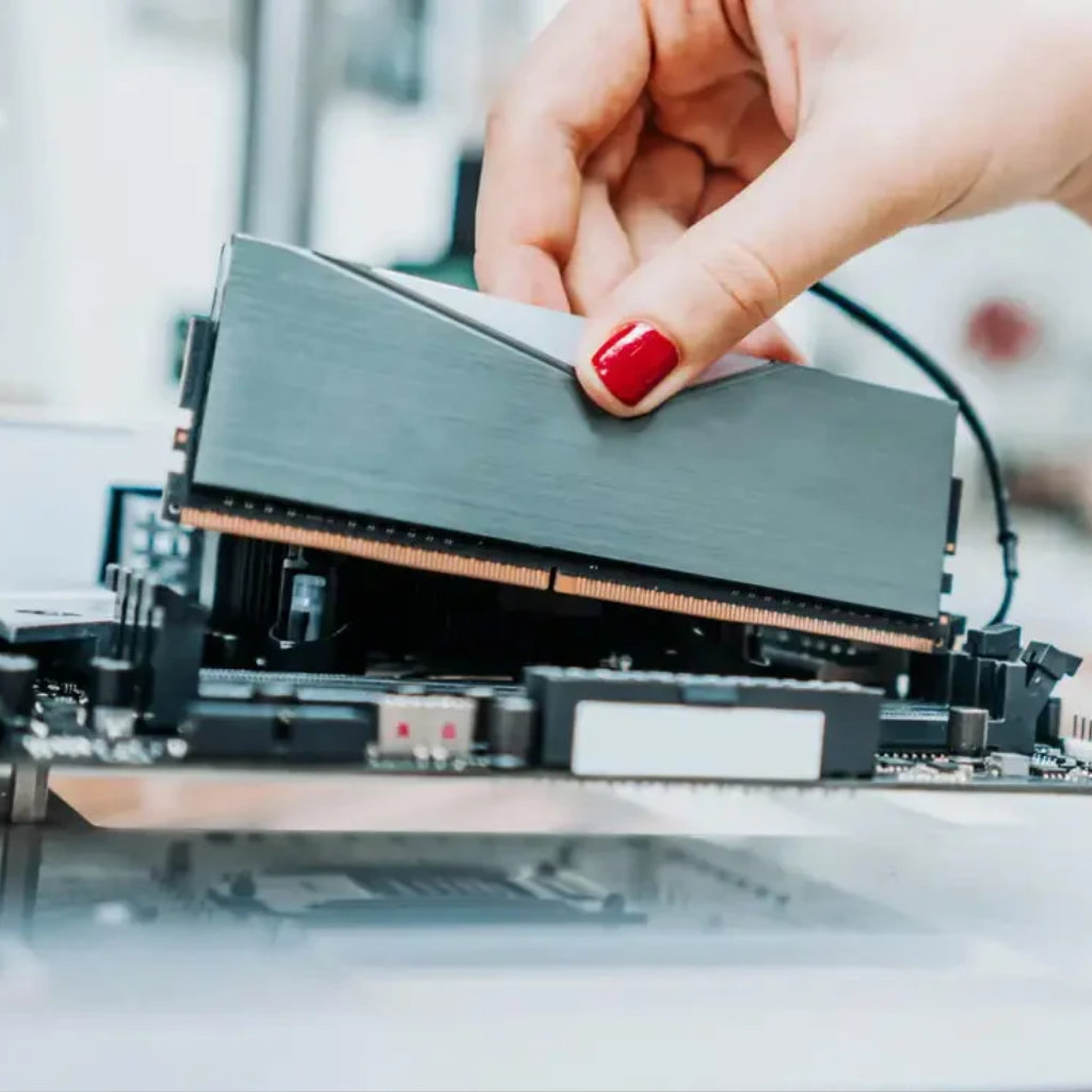 Ένα βήμα πιο κοντά στην ενοποίηση των RAM και SSD με την UltraRAM ...